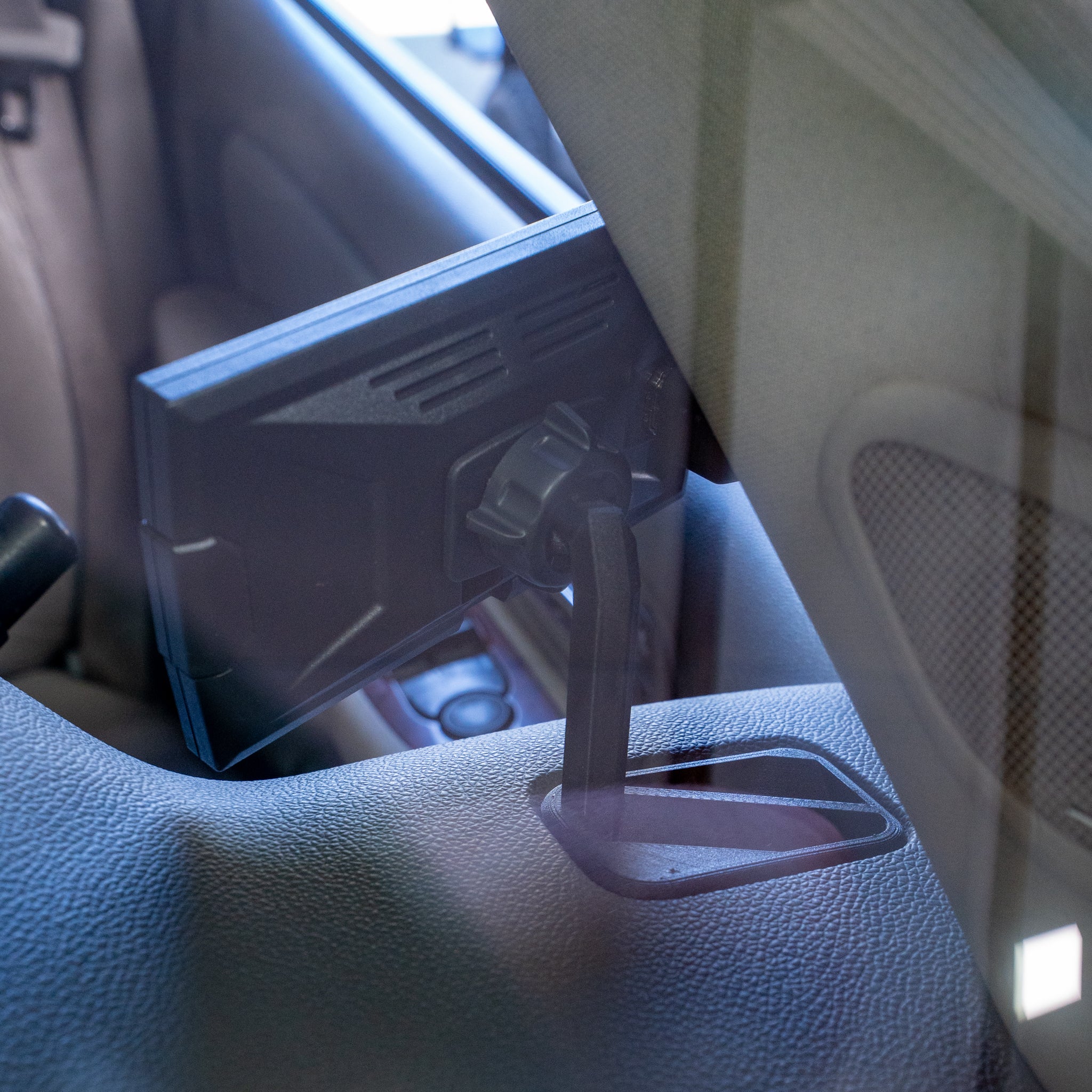 Custom Consoles CTS 2 & 3 Vent Mount, 2007.5-2014 LMM/LML – DmaxStore