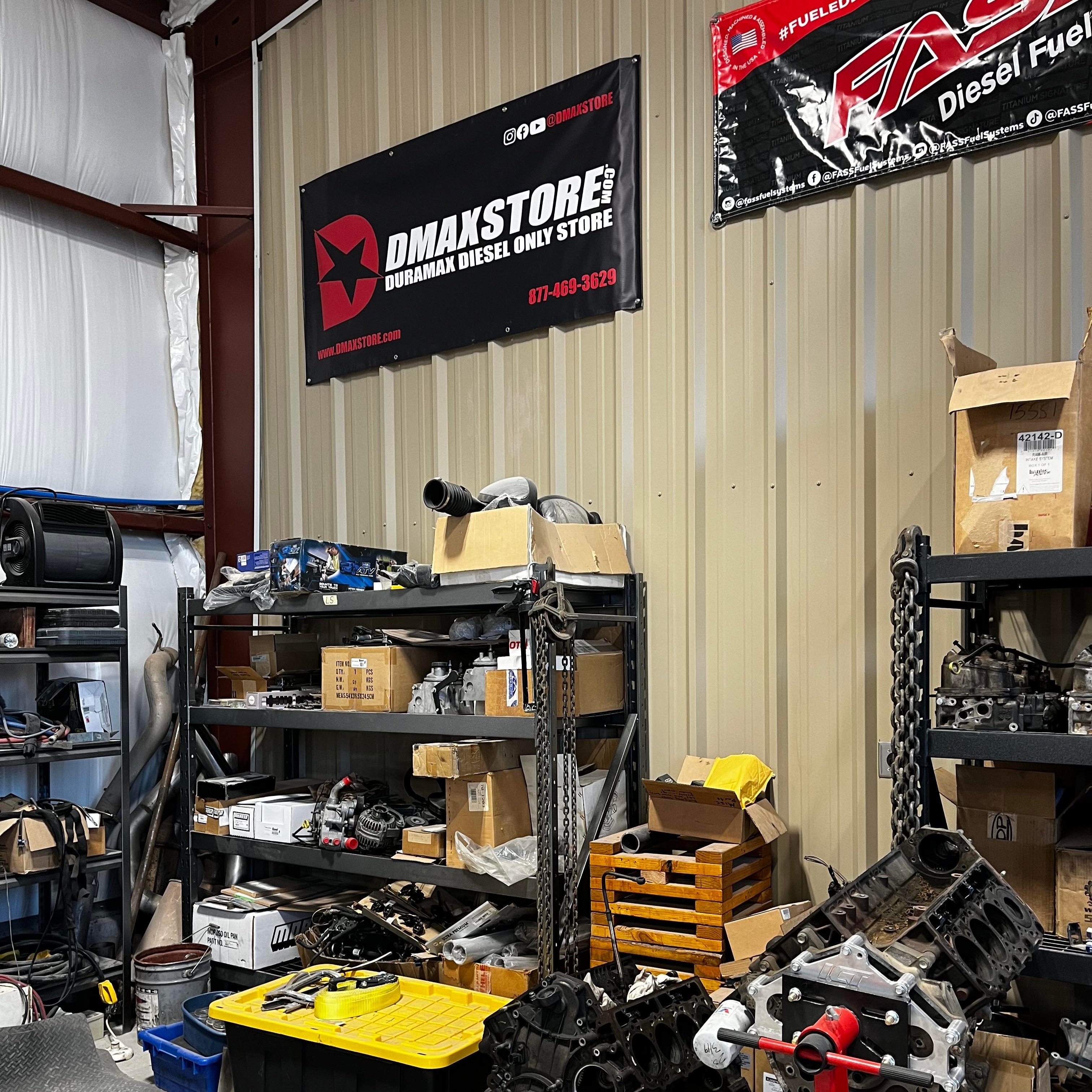 DmaxStore Black, White & Red Banner, 3'x6'